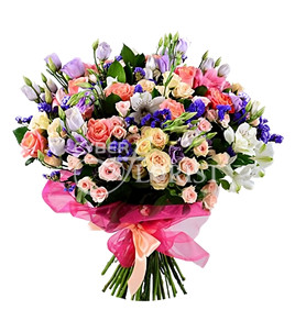 Bouquet of lisianthuses and roses 'Entourage' - delivery from $149.00 ...